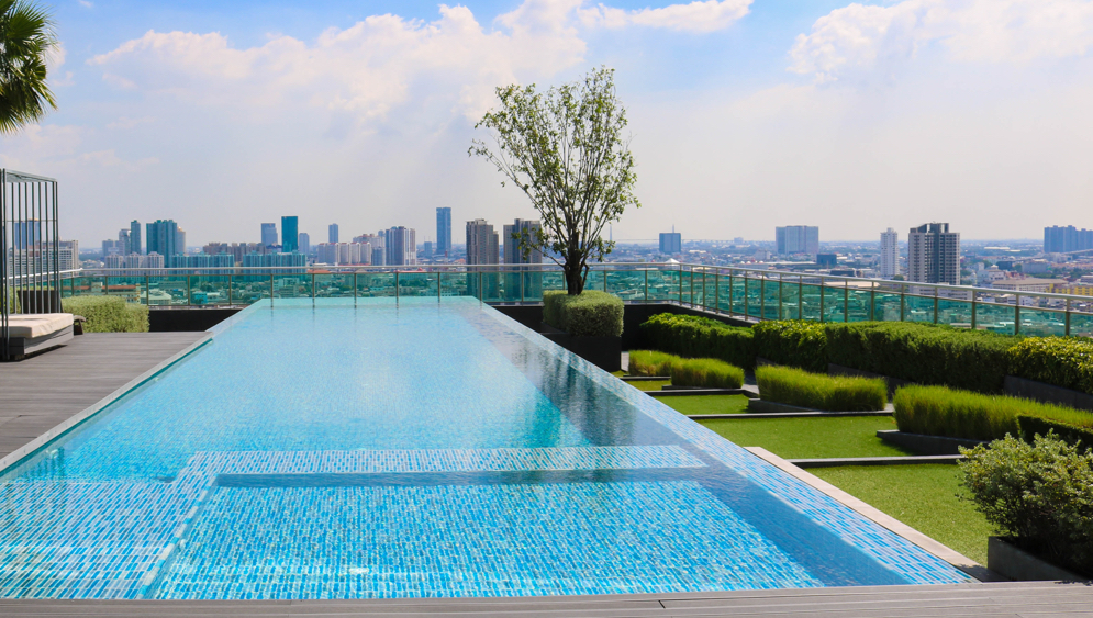 Movable floors for swimming pools by Variopool BV